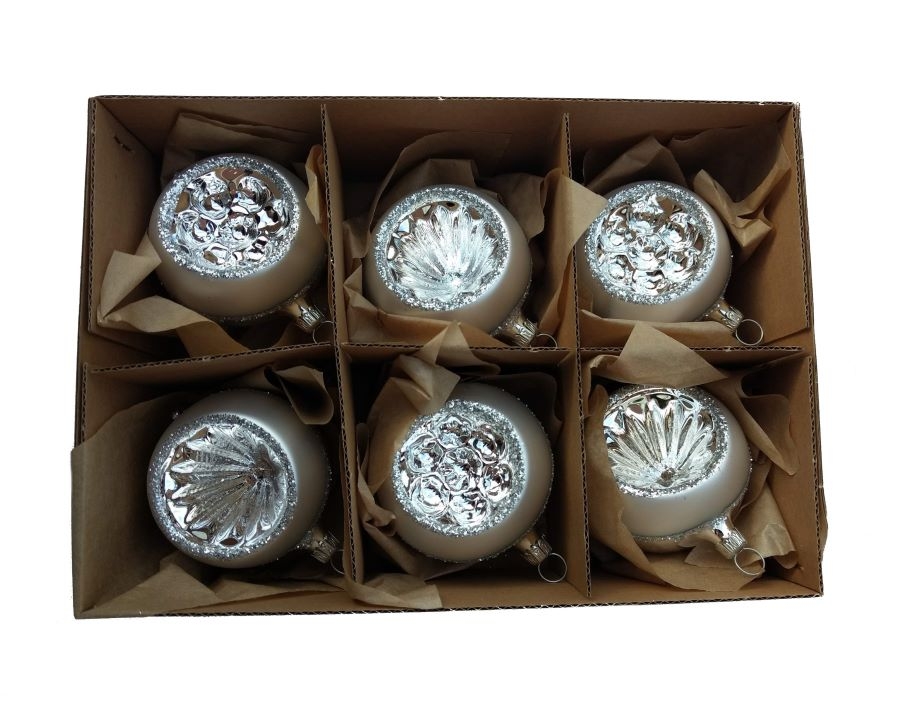Gammeldagse sølvfargede juletrekuler av glass | Gamletrehus.no - nettstedet for deg som er glad ...